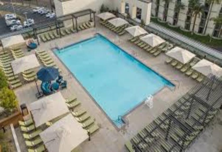 Life Time Biltmore: Redefining Luxury Fitness in Phoenix